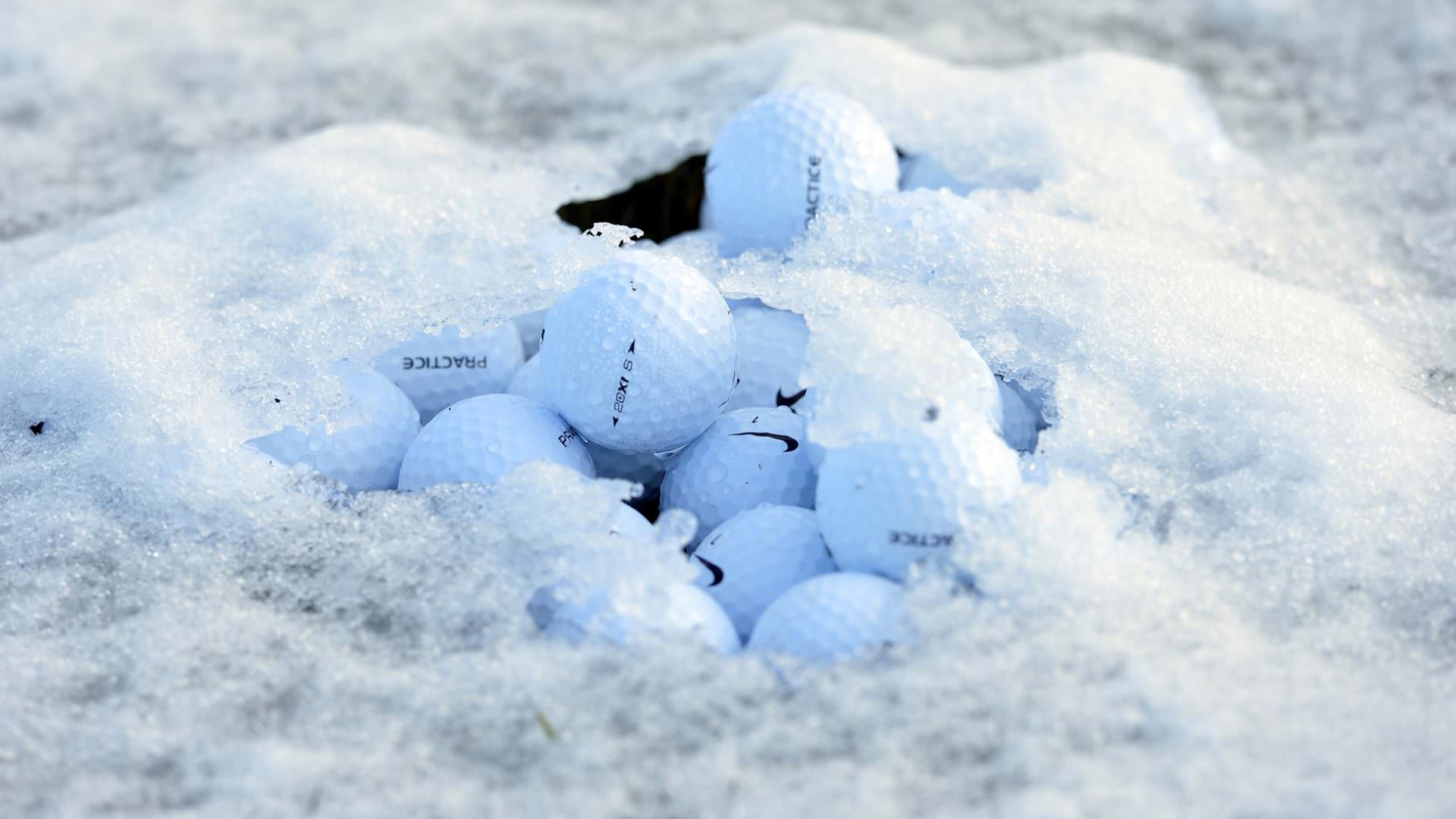 How does cold weather affect golf balls? | National Club Golfer ...