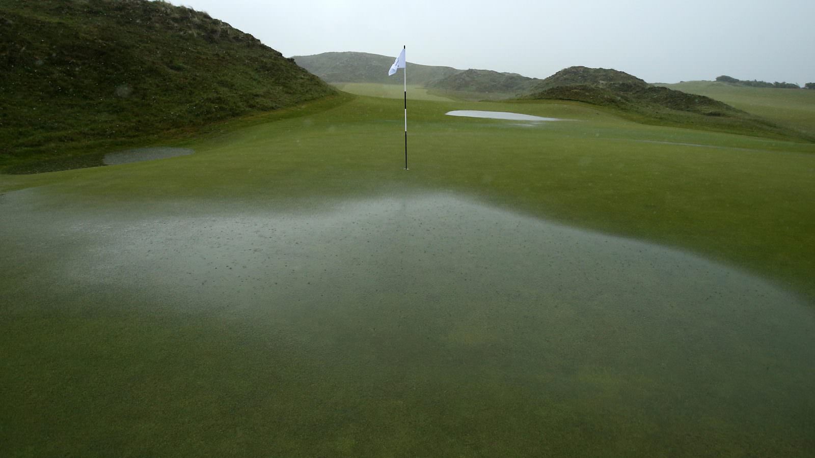 How does rain affect golf? This is the damage it does - National Club ...