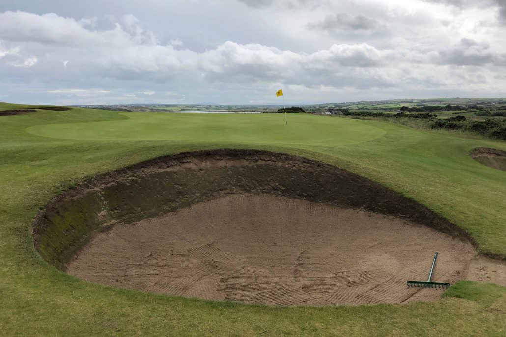 Golf bunker rules: What can (and can't) you do in a sand trap?
