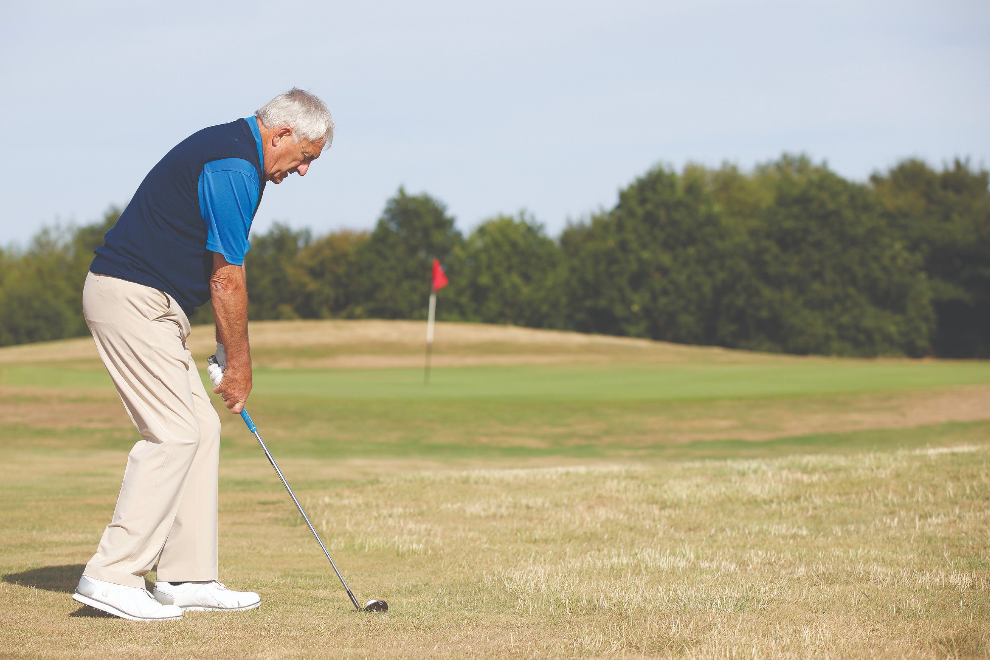 Swing tips for senior golfers: Keep your legs together when chipping ...