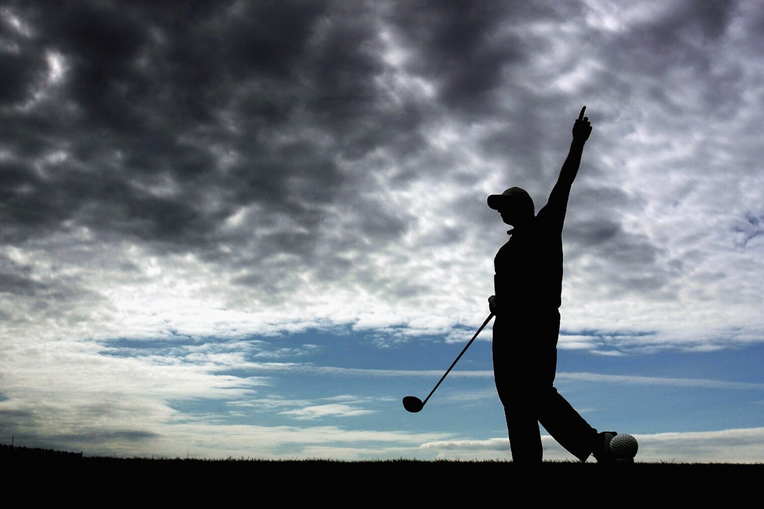 Lost ball golf rules: Here's why you can't declare a ball lost ...