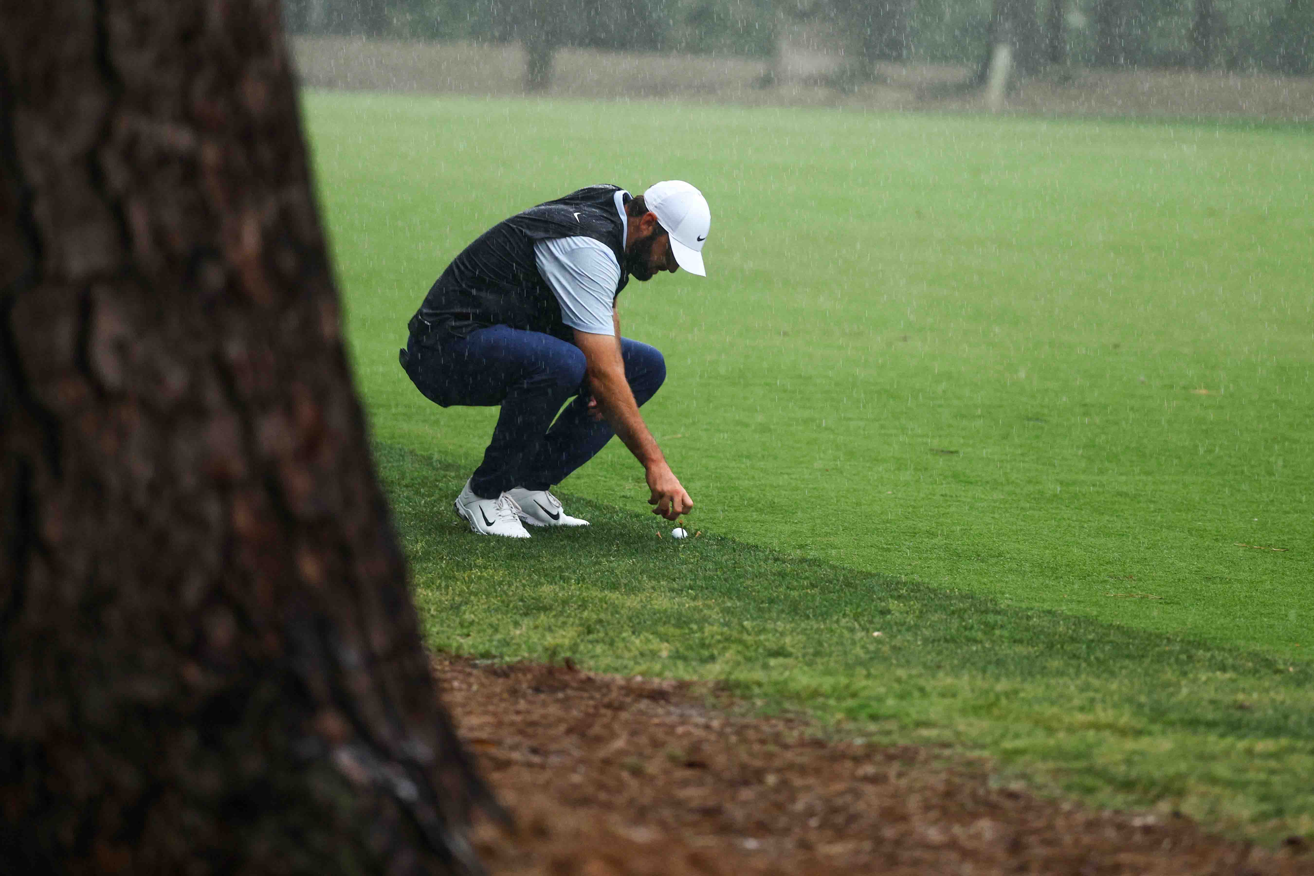 Mark golf ball rules: Do I need to mark my ball when taking relief ...