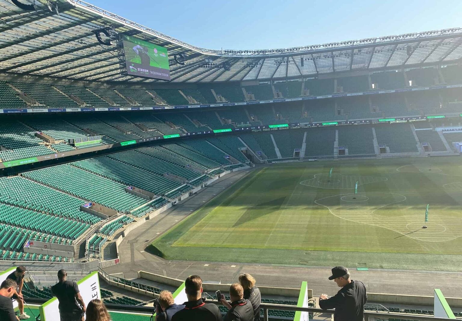 Stadium Golf: A 'drinking beer' idea that became a phenomenon ...