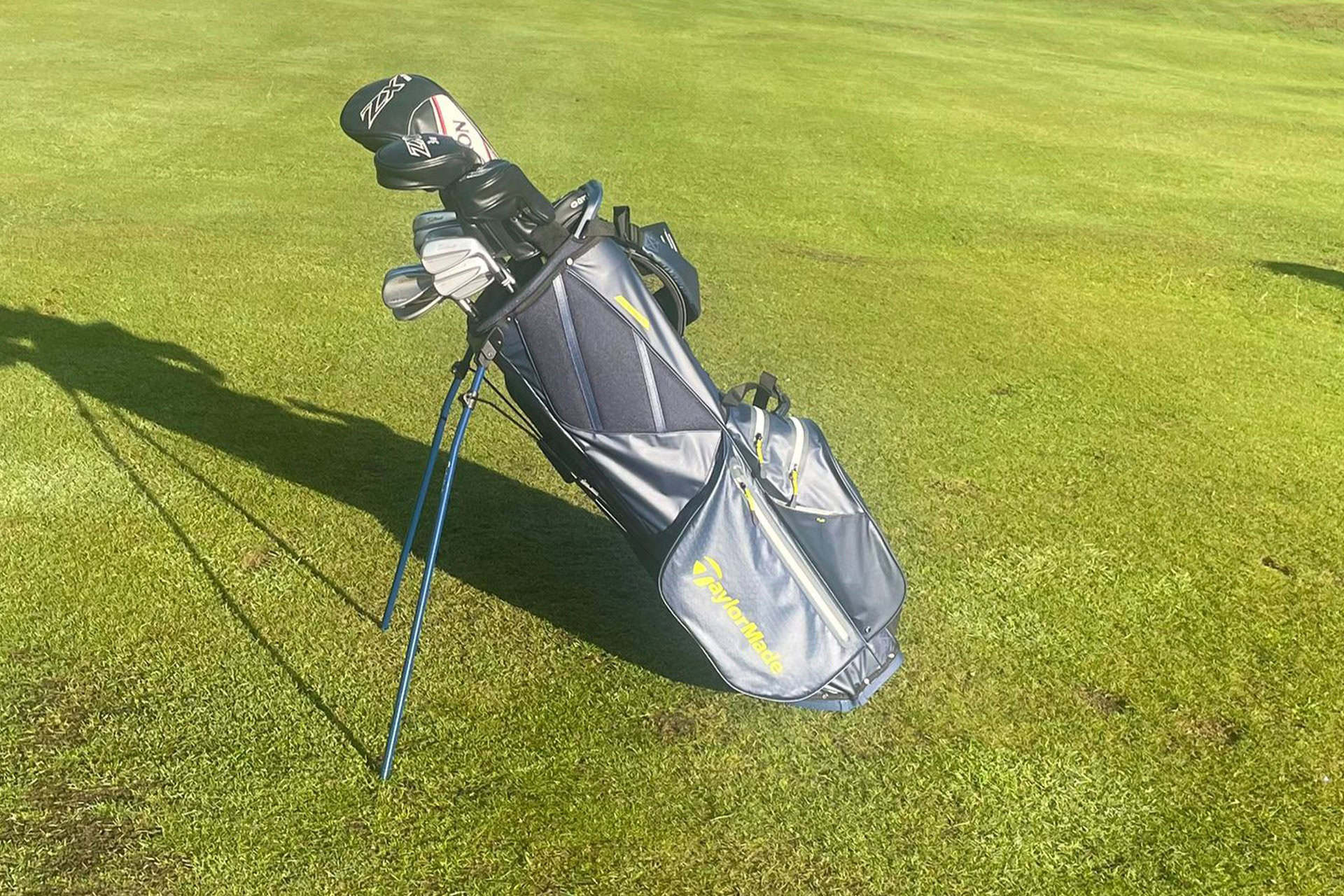 TaylorMade FlexTech Waterproof Stand Bag review: Like to carry and cart ...