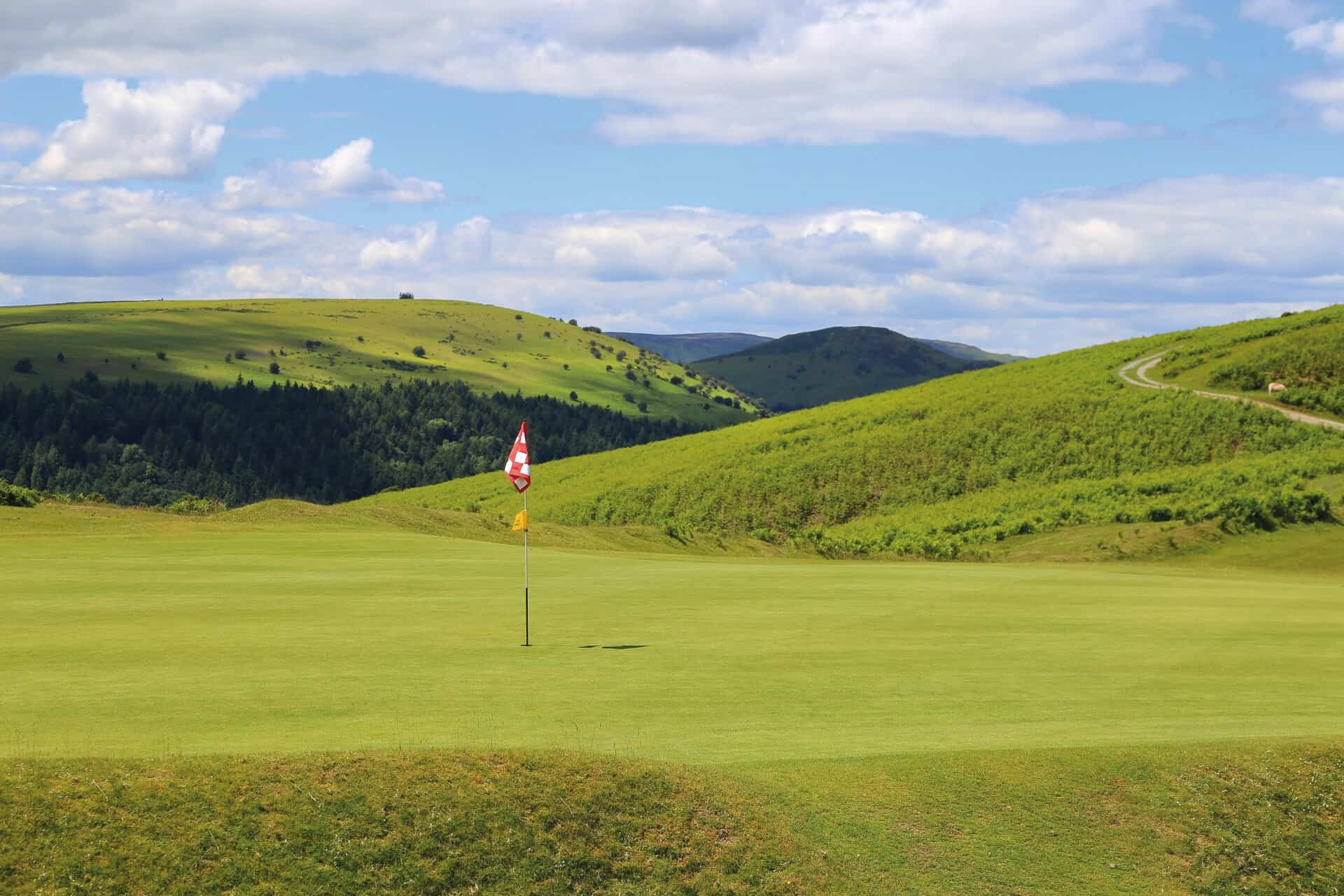 Course Review: Kington – a picture postcard of spectacular golf ...