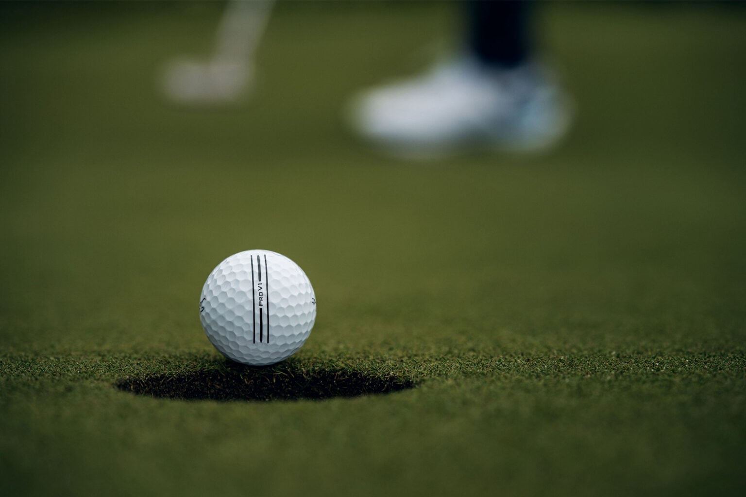 Titleist launches new AIM alignment golf balls that could offer up to ...